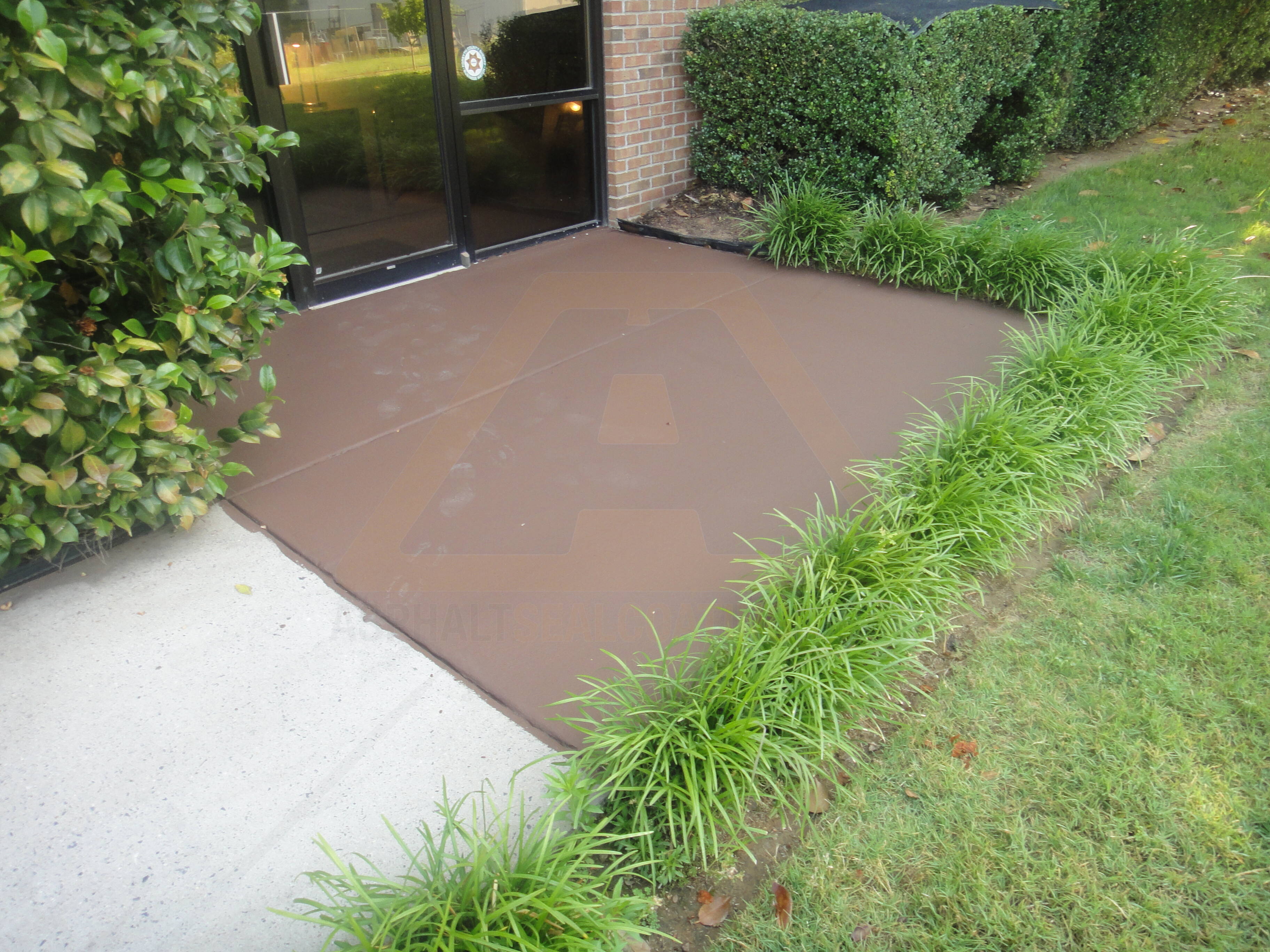 5 Gallon DeFENDER Aggregate Waterbased Concrete Overlay Paint For Sale ...