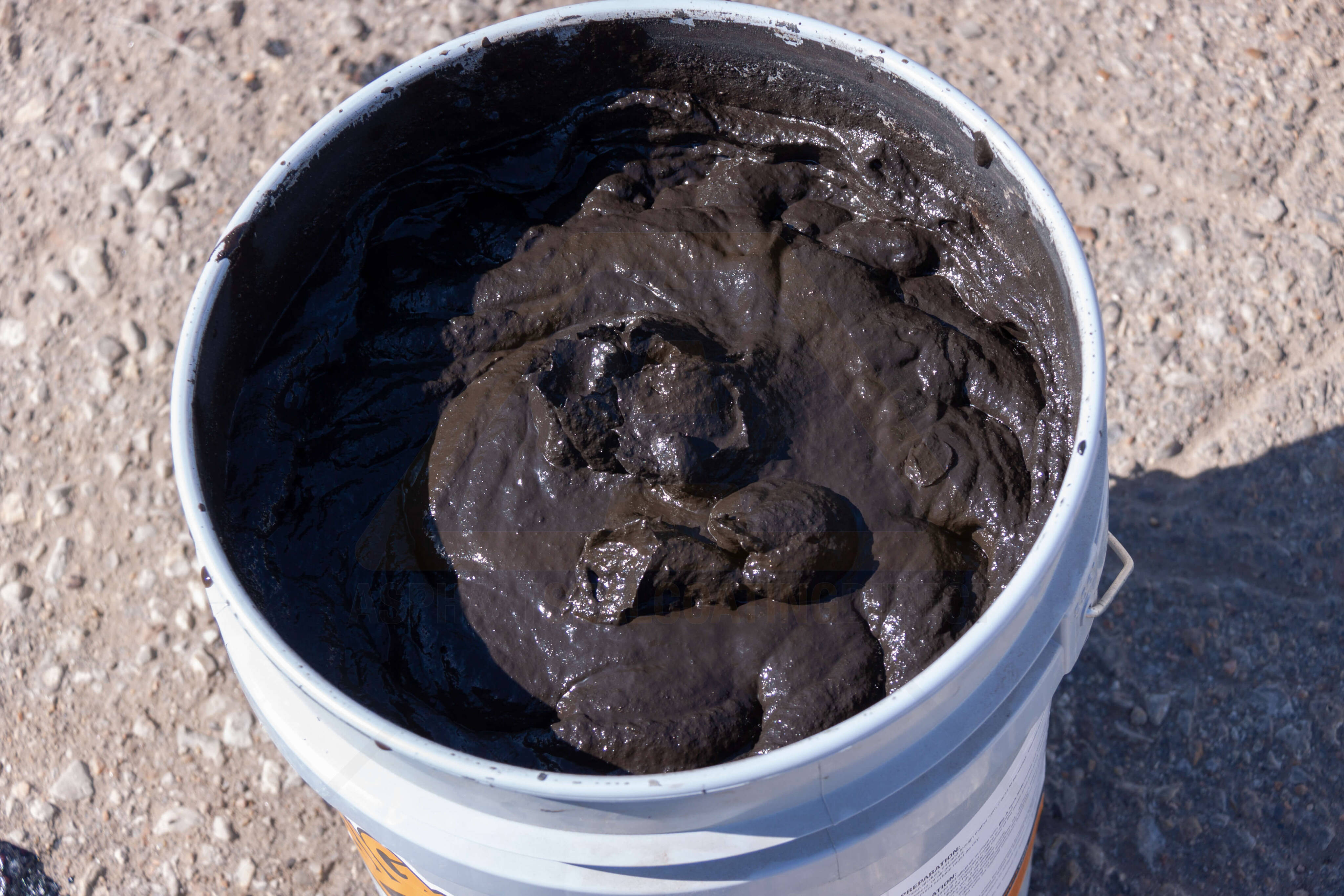 5 Gallon BIGA Alligator Asphalt Repair Patch Bucket Singles For Sale ...