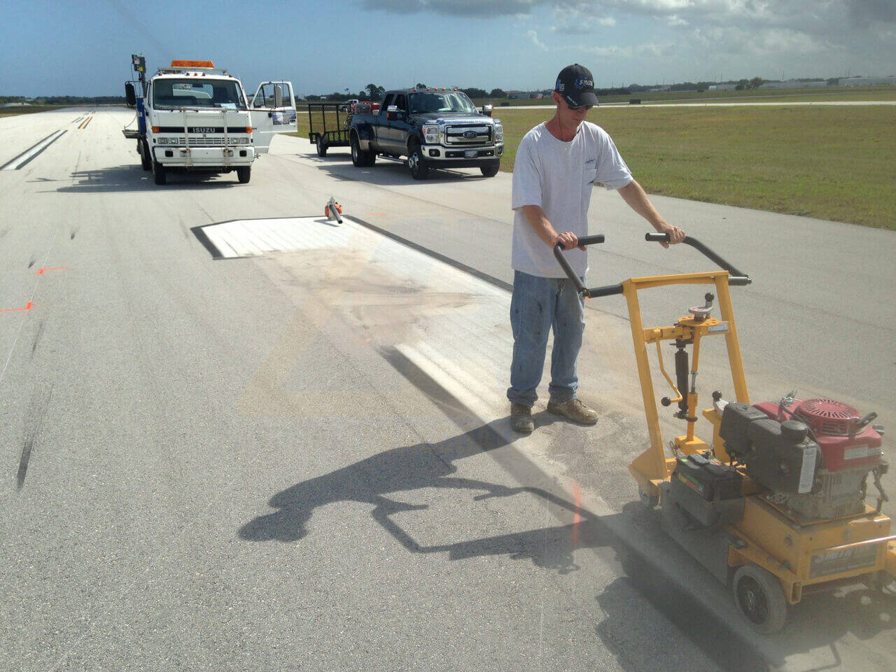 Smith LNX8 No-Groove Eraser Deluxe Gas Powered Line Marking Remover For ...